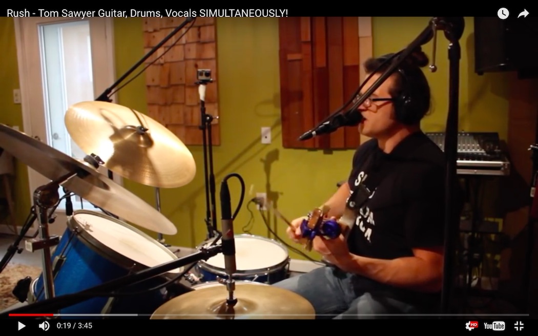 Один парень исполняет все партии в песне Rush Tom Sawyer
